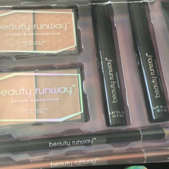 Beauty Runway | Makeup | Brand New Beauty Runway 3piece Makeup Set ...